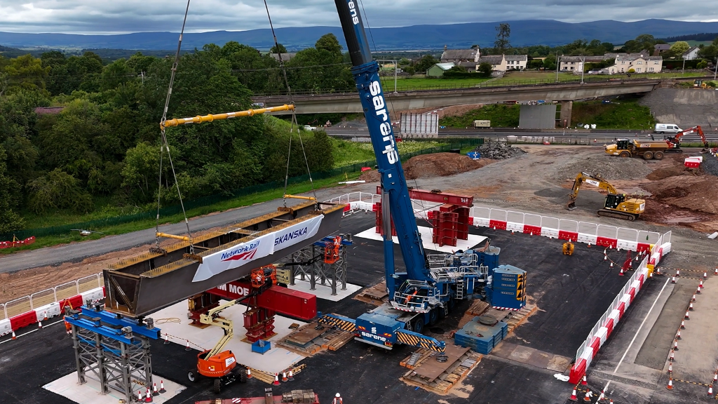 Huge steel beams arrive for railway bridge over M6 – cumbriacrack.com